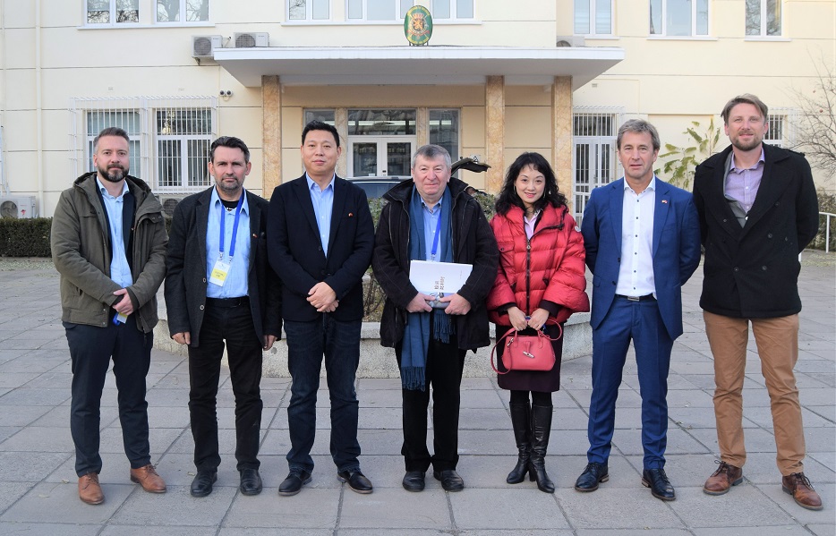 Vijf jaar geleden: Luc De Ryck op handelsmissie in China – dagelijks ...